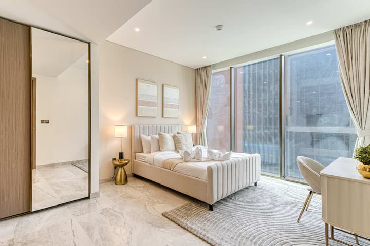 Pvh | Lavish 1br In Peninsula Five With Canal View - Dubaï