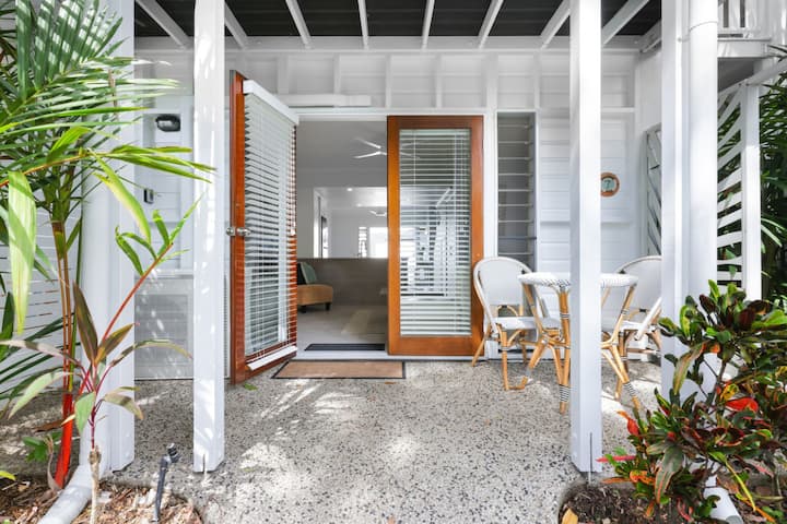 The Queenslander | Family Retreat Near The Beach - Port Douglas