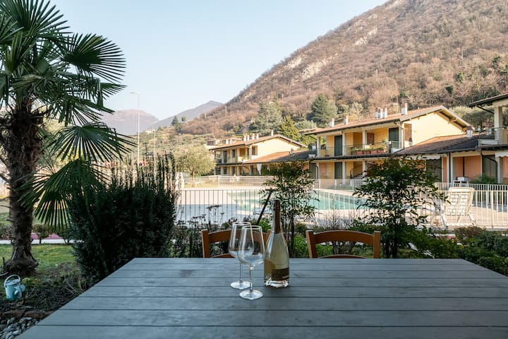 Viola & Family Lake - Iseo
