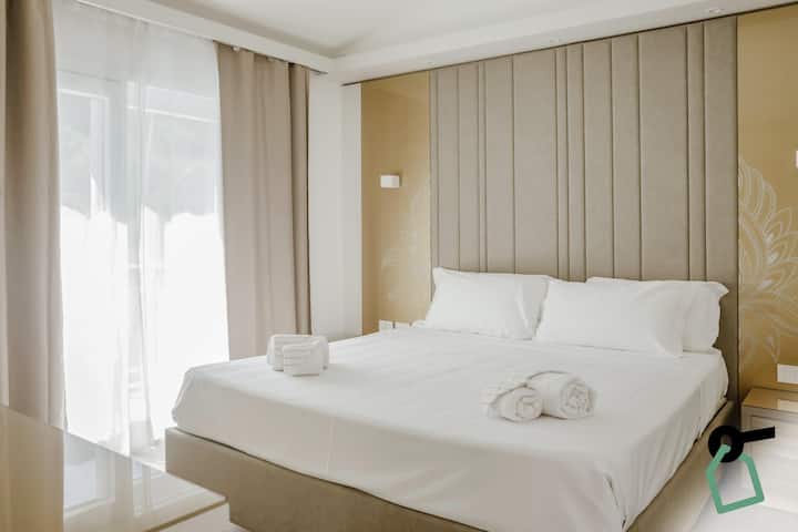 Flat With Swimming Pool 2 Guests | Hotiday Cefalù - Cefalù