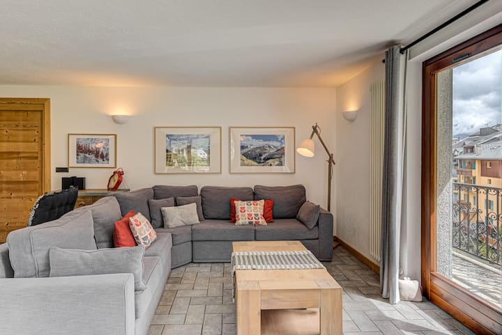 Apartment Winn - Central Chamonix – Sleeps 6 - Les Houches