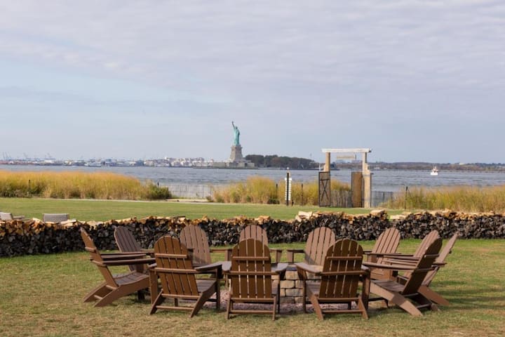 Private Island Glamping + Lady Liberty View - New York City