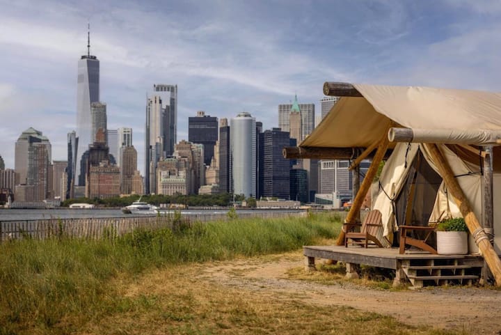 Island Glamping + Michelin Dining & Skyline View - New York