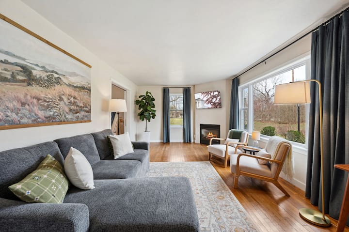 Cherry Brick Cottage-charming Egg Harbor Retreat - Door County, WI