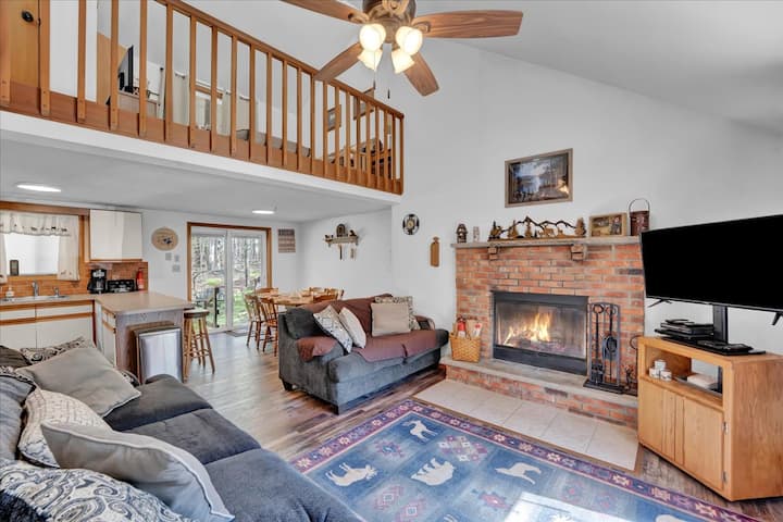 Cozy - Rustic - Romantic - Arrowhead Lake, PA