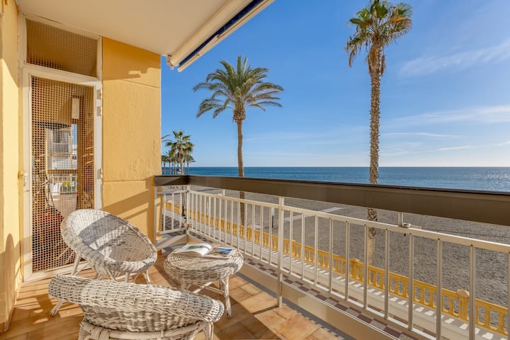 Primera Linea De Playa - Motril