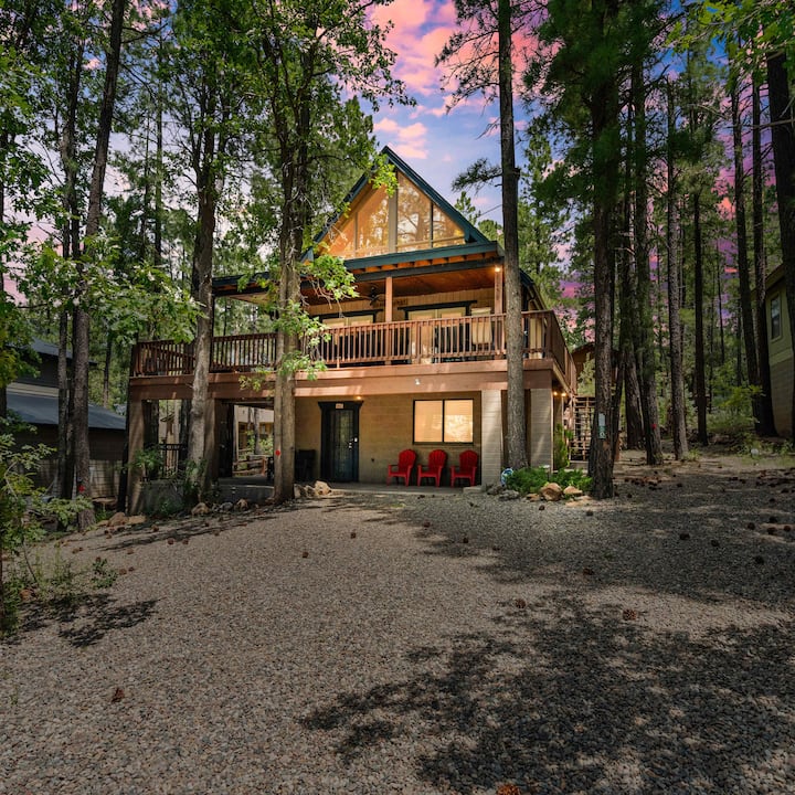 Family Cabin Getaway: Firepit, Fun & Munds Park! - Munds Park, AZ