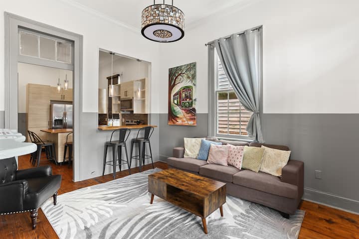 Charming Renovated Shotgun | Near French Quarter - Gretna, LA