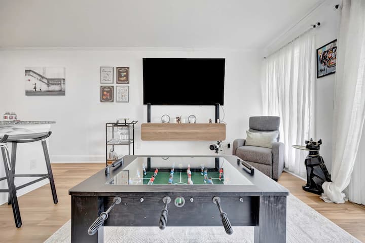 Chillout Waterfront! Pacman & 80-inch Tv, Pool! - Aéroport de Tampa (TPA)