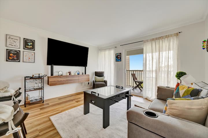 The Game Room 1b/1b Waterview Condo, Balcony, Pool - Tampa, FL
