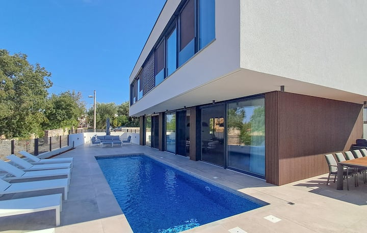Gorgeous Home In Rovinjsko Selo - Rovinj