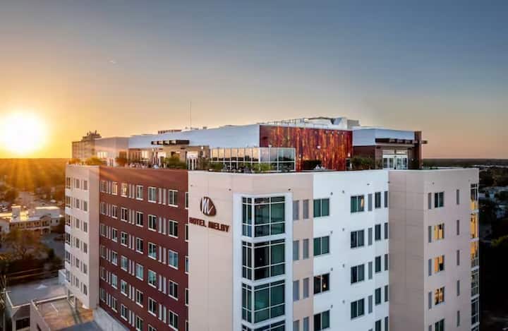 Near Beach + Dining & Downtown Views - Melbourne Beach, FL