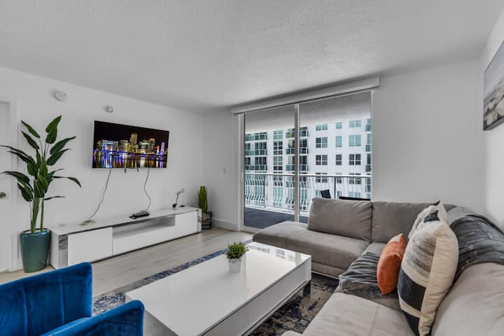 Elegant 1 Br Retreat In Brickell W/ Free Parking - Miami, FL