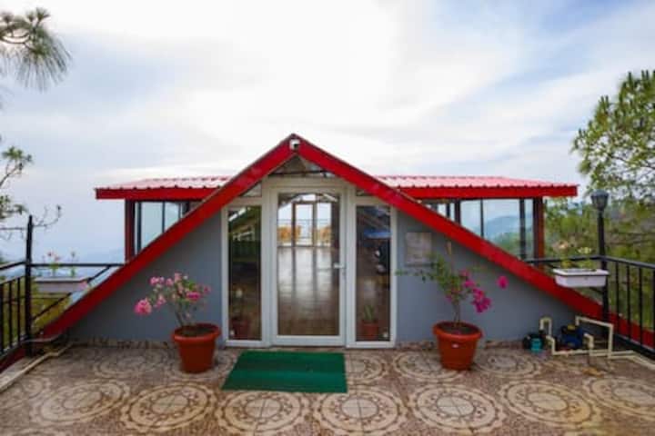 6-bhk Mountain Escape W/ Game Lounge & Open Dining - Kasauli