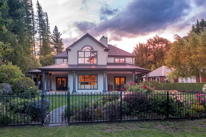 Fontainebleau Luxury Retreat - Hanmer Springs