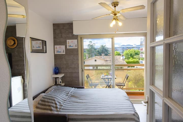 Beau Studio Avec Balcon - Proche Plage - Sainte-Maxime