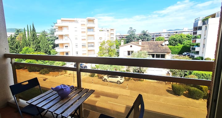 Beau Studio Avec Balcon - Proche Plage - Saint-Tropez
