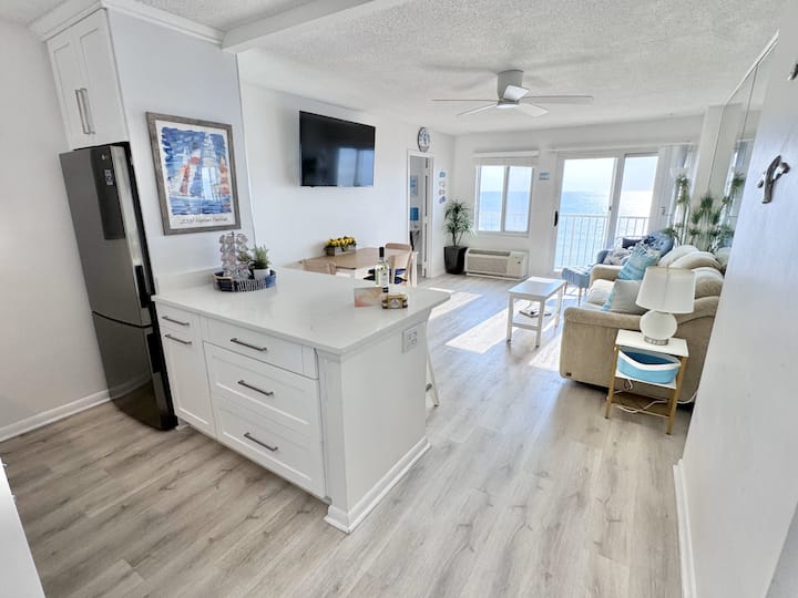 Modern Oceanfront Retreat W/serene Sunrise Views - Virginia Beach, VA