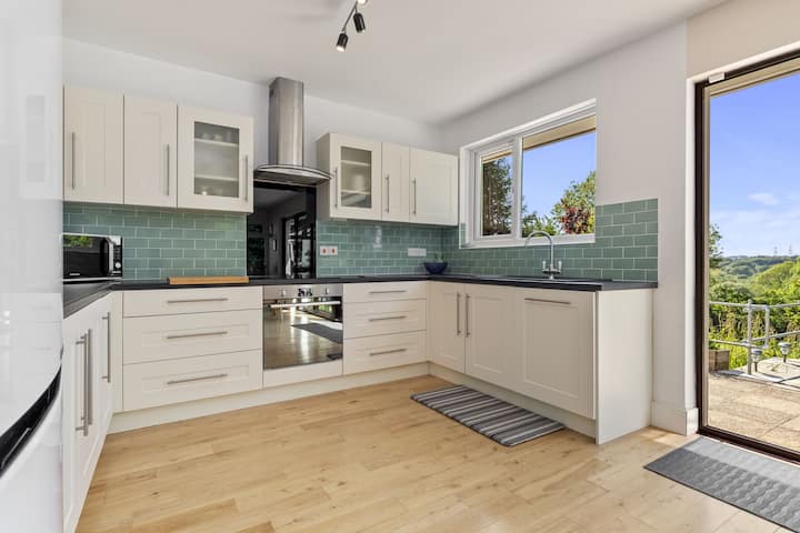 Stylish One‑level Bungalow Close To Tenby - Tenby