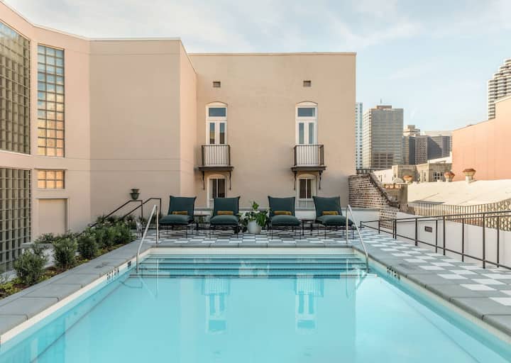 Hotel Perle Double Suite (12 Br) - New Orleans, LA