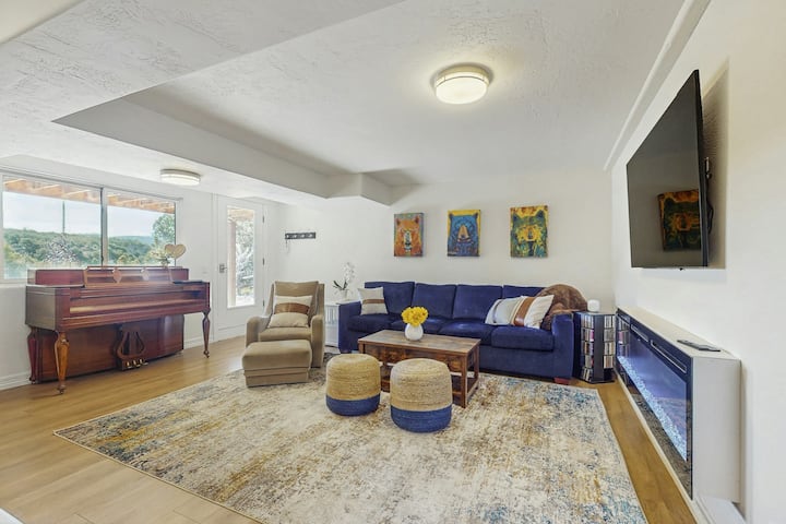 Two Br Apartment W/ Kitchen & Beautiful Backyard - Eagle, CO