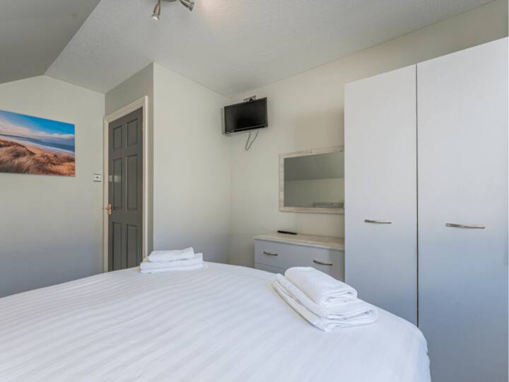 Golden Coast Leisure Park - Ocean Tide Villa (E) - Croyde