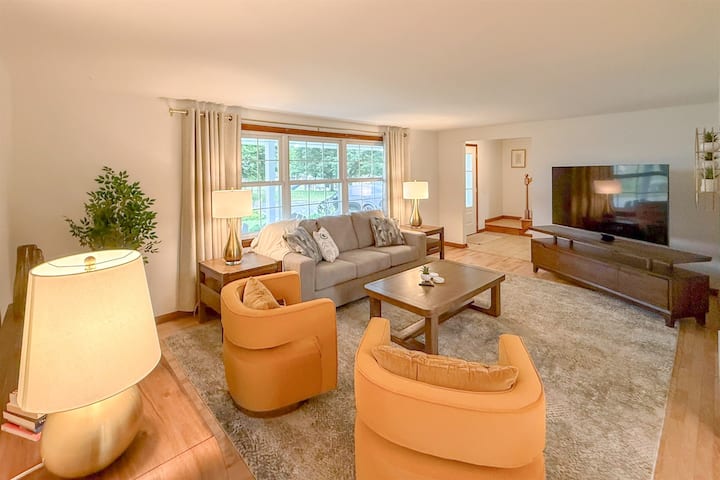 1min Walk To Lambeau!|king Bed - Green Bay, WI