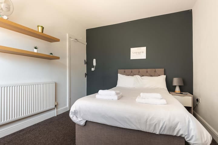 Peaceful Room In Doncaster Shared House W Kitchen - ドンカスター