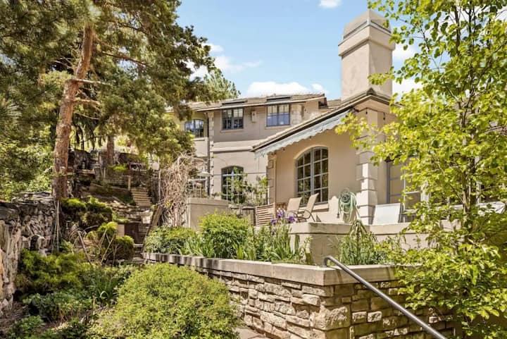 Boulder Creekside Retreat With Views Of The Peaks - Boulder, CO