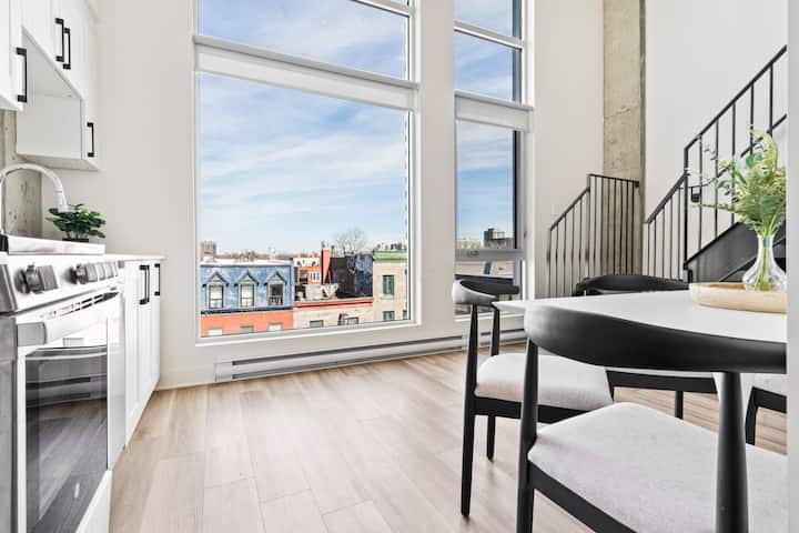 Sunny Duplex Penthouse On St-laurent Blv. - Laval, Quebec, Canadà