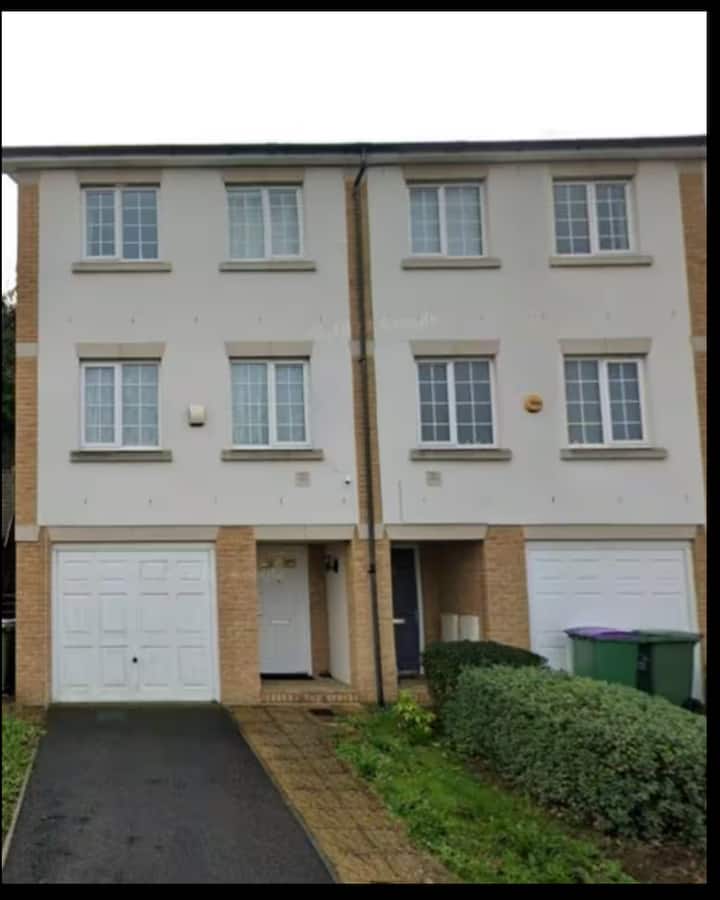 Enbrook Valley House - 3 Bedrooms, Folkestone - Folkestone