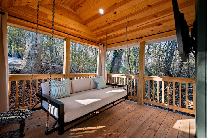 Cloudland Cottage | Hot Breakfast | Hot Tub & Pool - Lookout Mountain, GA