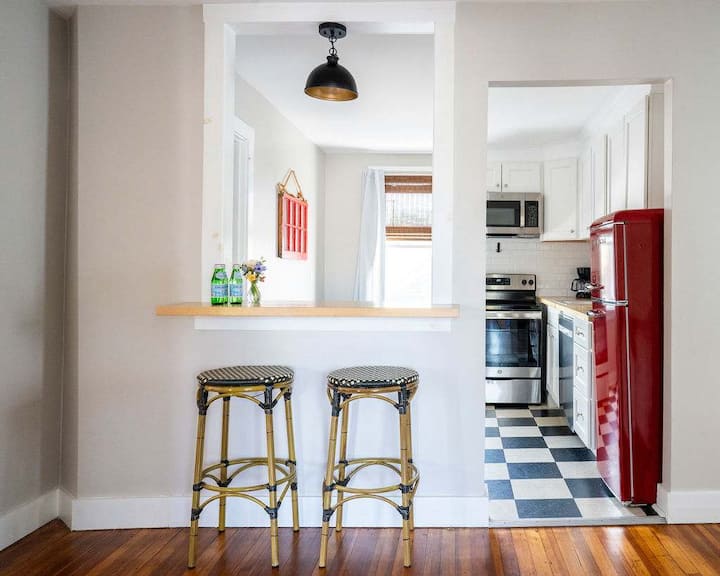 Eclectic Apt Above Brewer’s In Heart Of Newport - Newport, RI