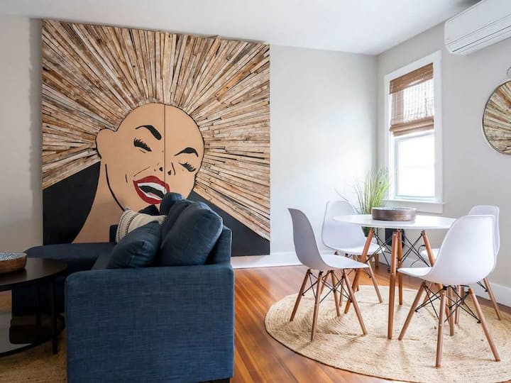 Stylish Broadway Stay Near Shops & Waterfront - 뉴포트