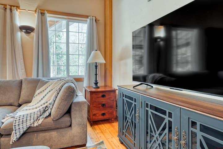 Cozy Private Ranch Cabin, Whistle Lake, Sleeps 6 - Anacortes, WA
