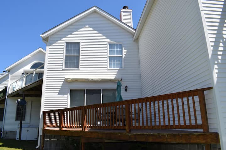 Tori's Landing-great Townhome W/pier &Water Access - Chincoteague, VA
