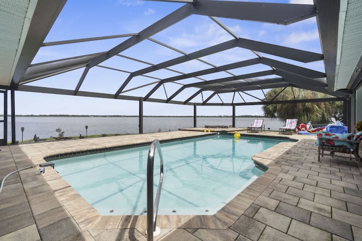 Waterfront Retreat W/ Pool, Hot Tub & Dock Access - Florida