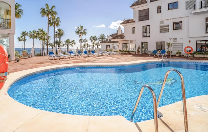 Stunning Apartment In Manilva - Manilva