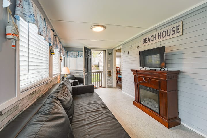 Large Yard: Walkable Cottage In Old Orchard Beach! - Old Orchard Beach, ME