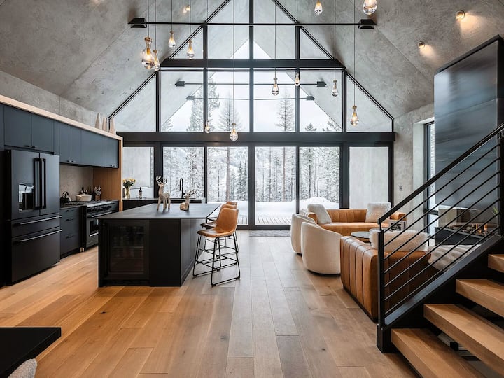 Luxury Home | Ski In / Ski Out | 5 Bed / 4 Bath - Whitefish, MT