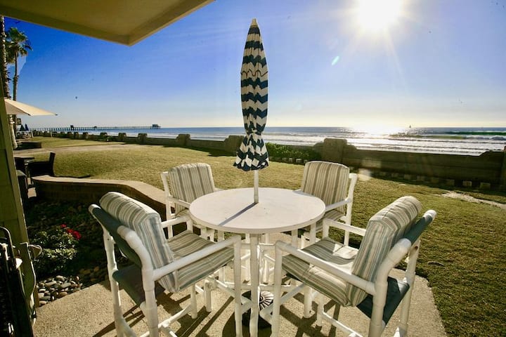 D31 Beachfront Lower Cottage, Remodeled Woceanview - Oceanside, CA