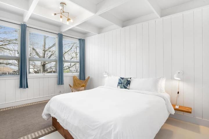 Quintessential Hamptons Getaway - Montauk, NY