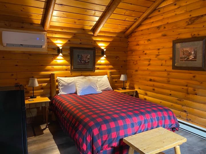 Chalet C - Deluxe Queen * No Pets - Edmundston