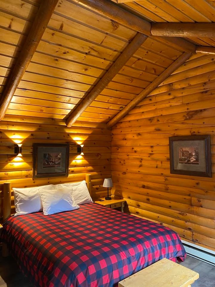 Chalet C - Deluxe Queen * No Pets - Edmundston