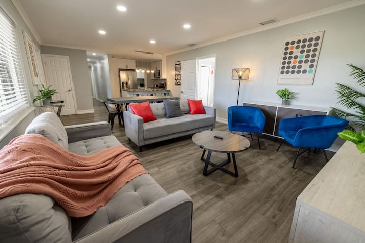 Azure Palms 4bed/2bath W/pool - Miramar, FL