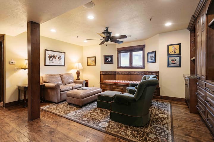 1617 - Six Bedroom Plus Den Lakeside - Park City, UT