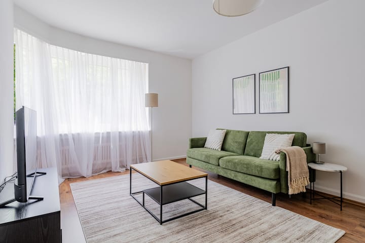 Blueground | Hottingen, View, Nr Zurich Lake - Zurich