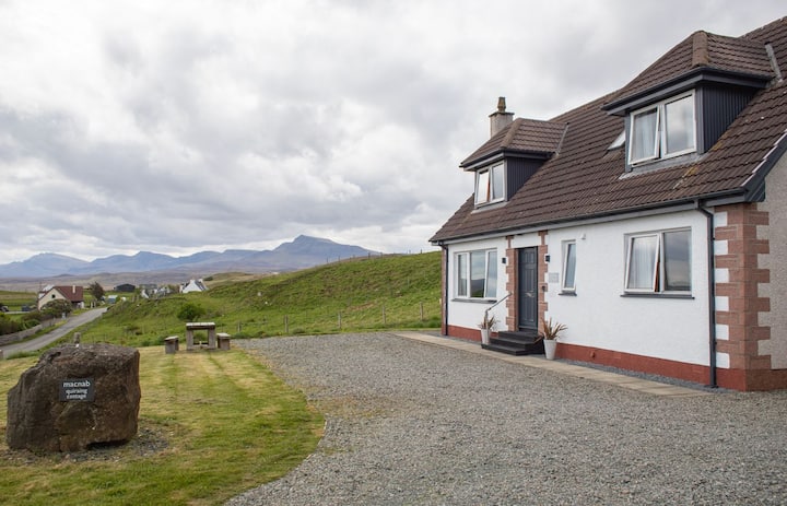Quiraing Cottage - 스카이