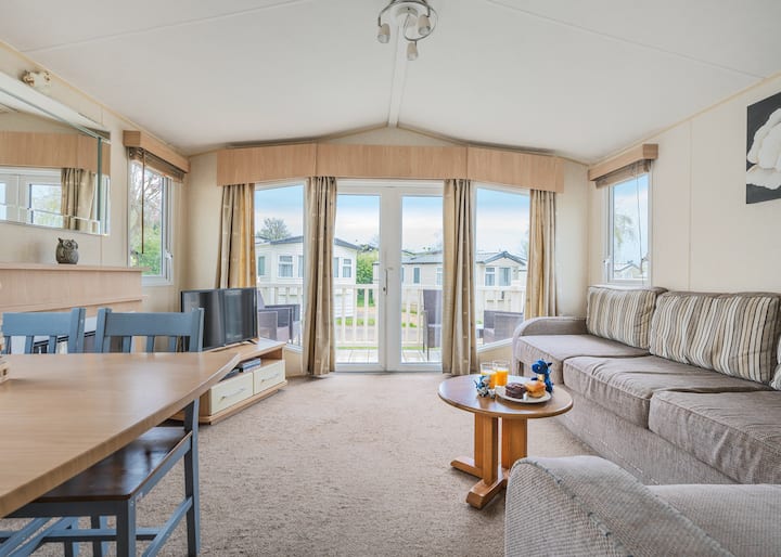 Comfort Three Bedroom (Pet Friendly) - Cheddar