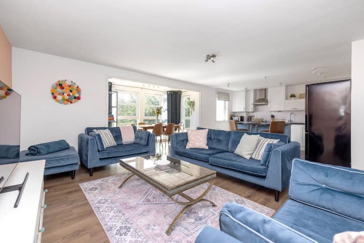 Modern Apartment Near Saughton Rose Gardens - Edinburgh